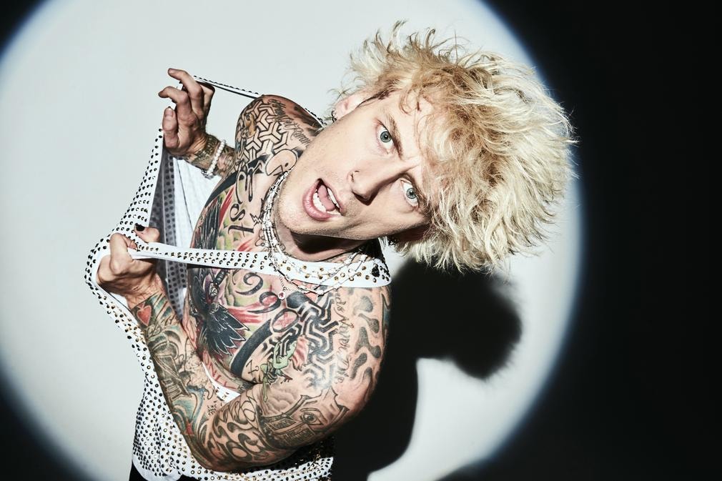 Machine Gun Kelly дісить Jack Harlow у треці «Renegade Freestyle» | rap.ua